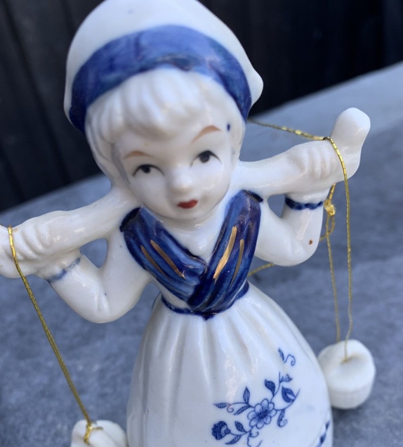 Porselens figur - Epla