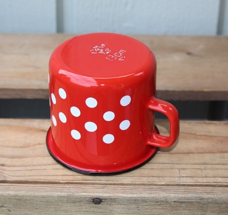 Emaljert kopp med polkadotter - Epla