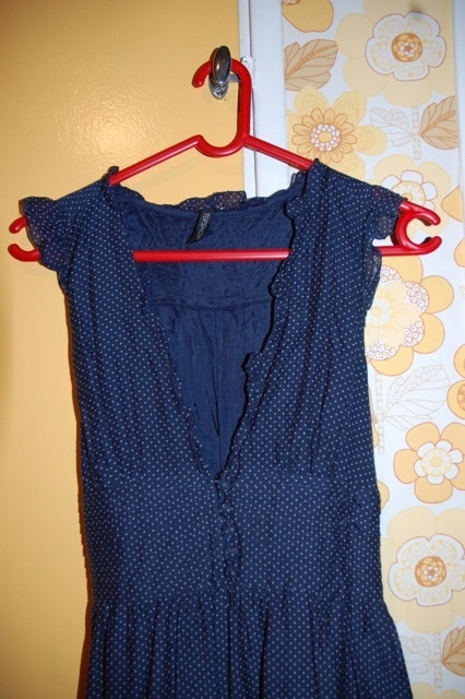 Søt, prikkete kjole - Epla