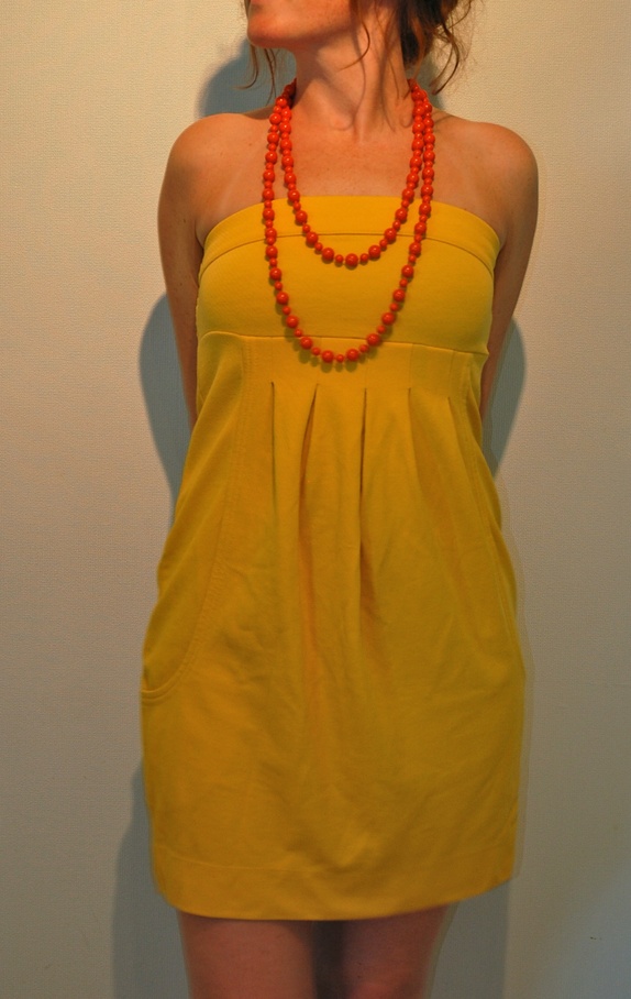 Gul stroppløs kjole - Epla