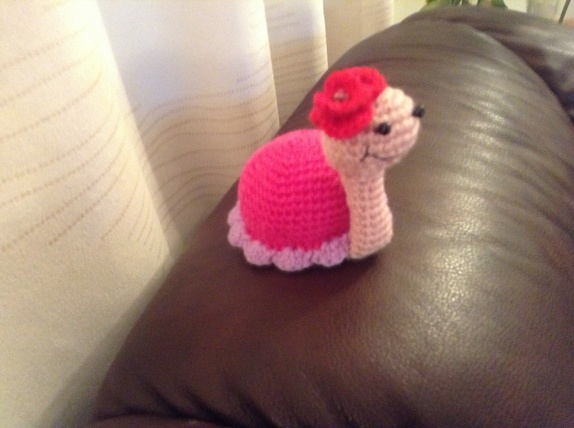 Heklet skilpadde, nålepute, gave - Epla