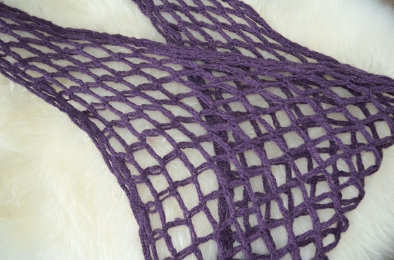 Lilla skjerf/sjal heklet med kjærlighetsknuter - Epla