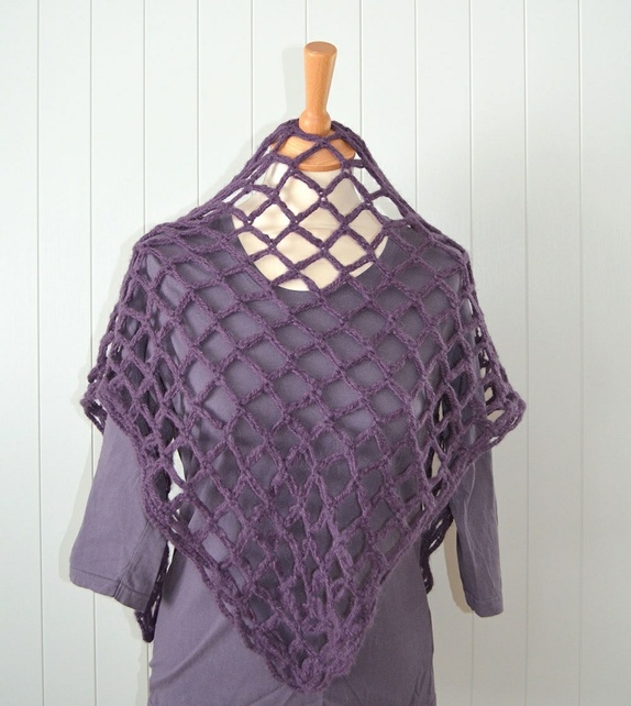 Lilla skjerf/sjal heklet med kjærlighetsknuter - Epla