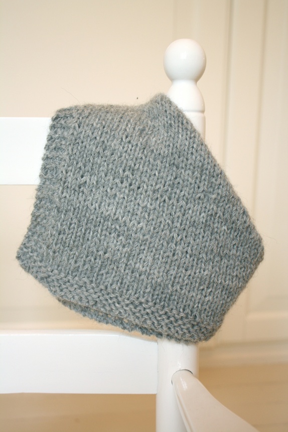 Strikket trekanthals - barnestr. (Bestillingsvare) - Epla