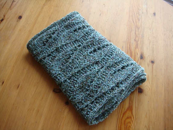 Håndlaget strikket skjerf - Epla