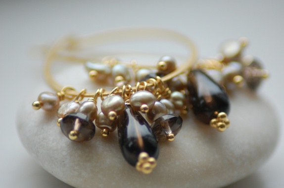Ovale ringer med røyk kvarts og ferskvannsperler - Epla