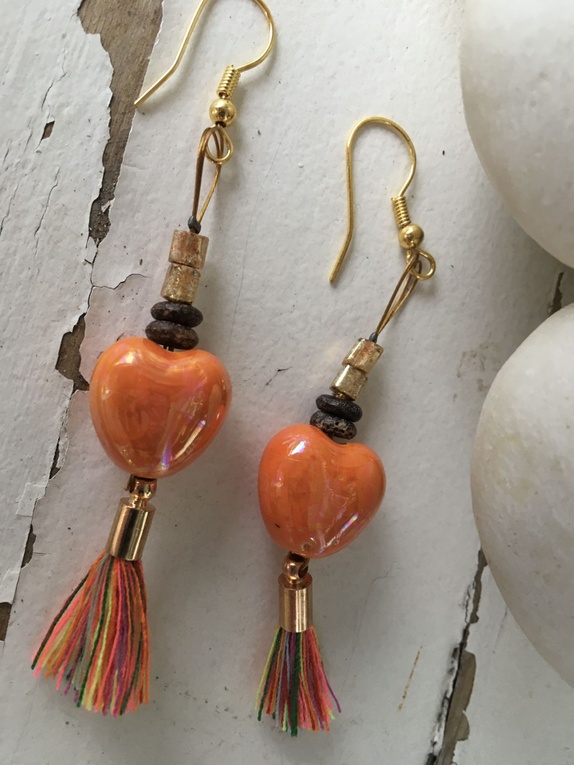 Oransje hjerter i ørene - Epla