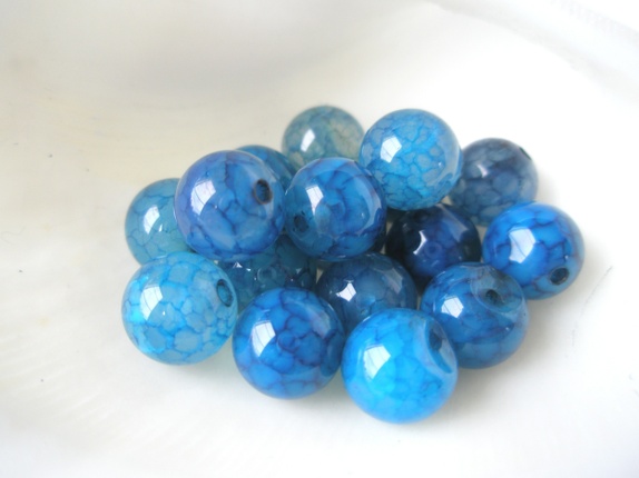 Perler i blå farget Agate smykkesten - Epla