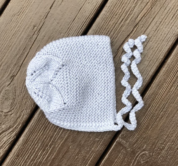 Lys blå babylue og strømper - Epla