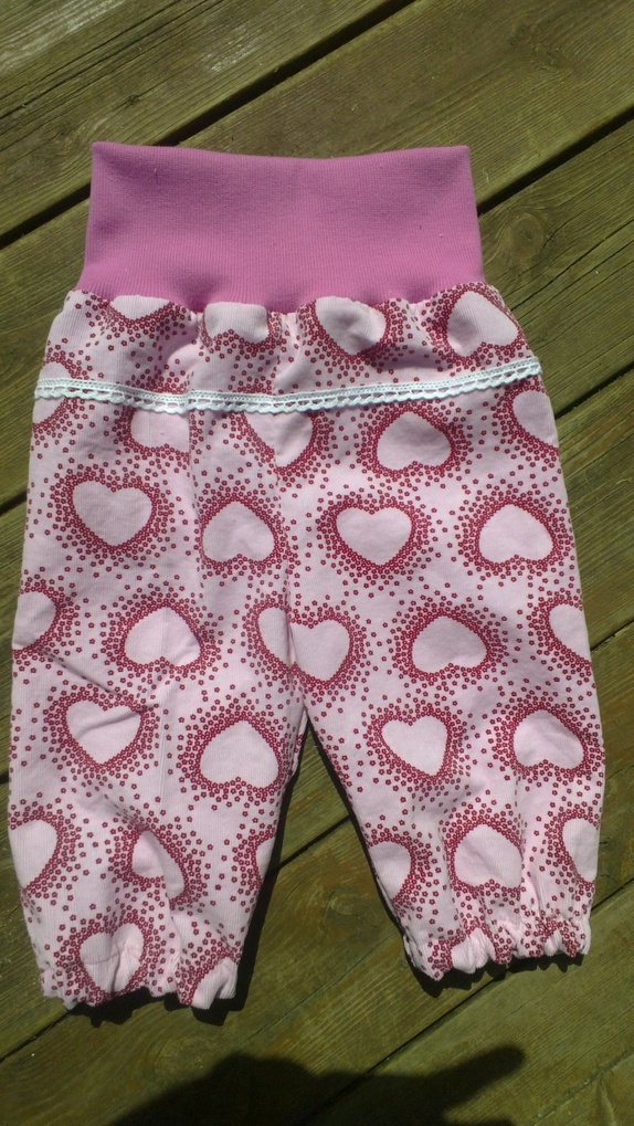 SALG. Bukse størrelse 3 til 9 måneder. - Epla