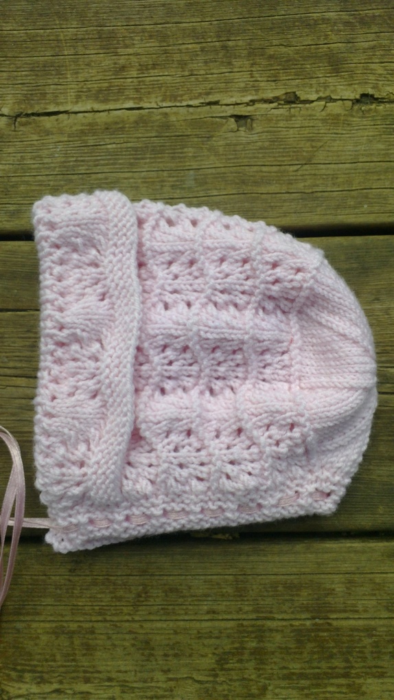 Rosa babylue i havskummønster. - Epla