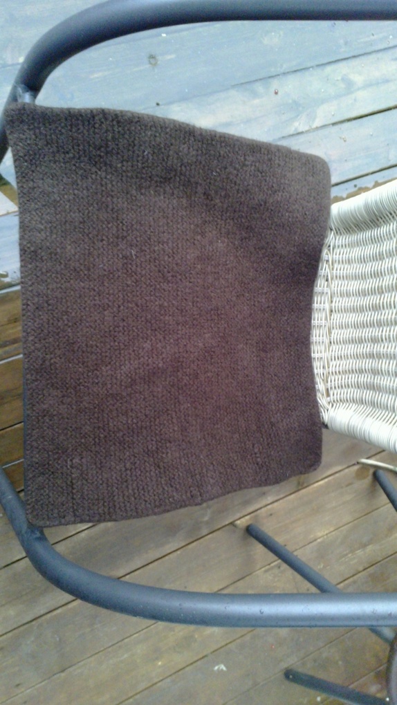 Sjokoladebrunt tovet sitteunderlag. - Epla