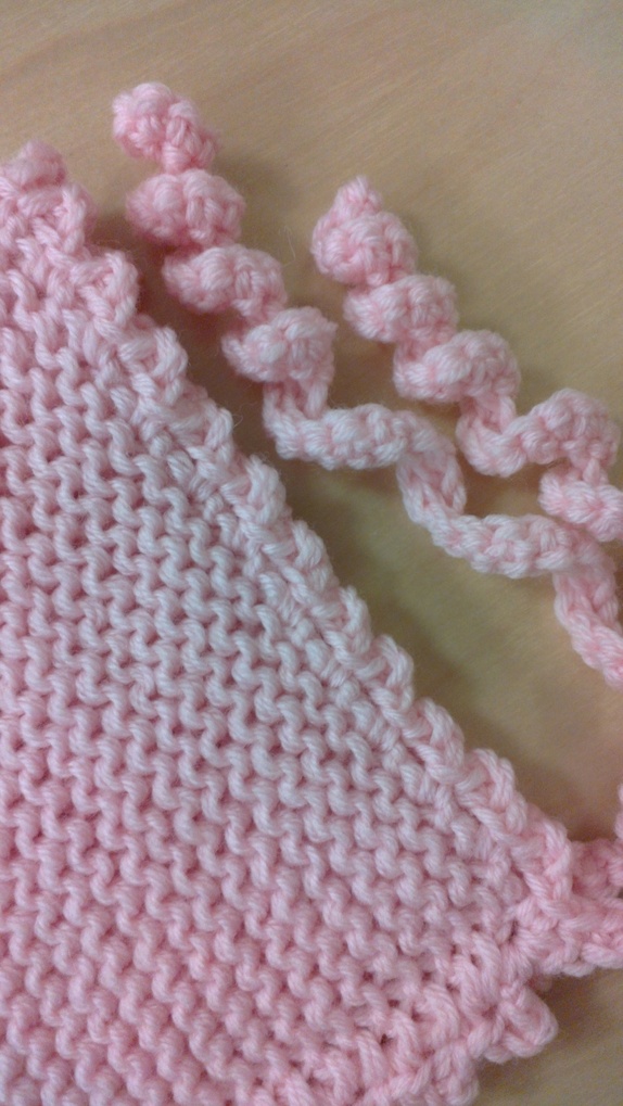 Rosa rillestrikket babylue. - Epla