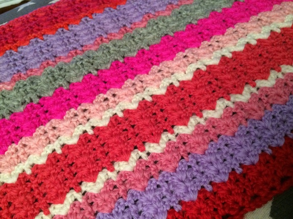 Heklet teppe til dukken. - Epla