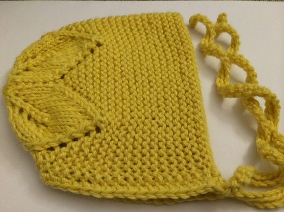 Babylue med bladmønster, alpakka og ull. - Epla