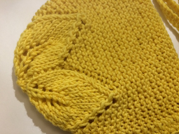 Babylue med bladmønster. - Epla