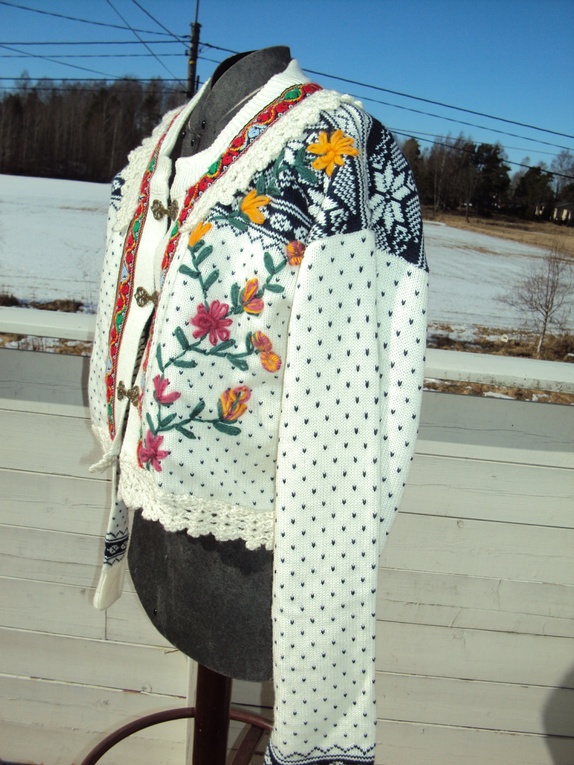 Strikket kofte str m-l - Epla