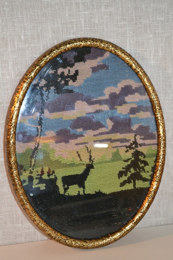 Fin innrammet broderi i gamle ramme Hjort - Epla