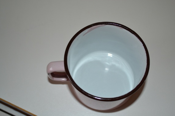 Retro emalje kopp med blomst - Epla