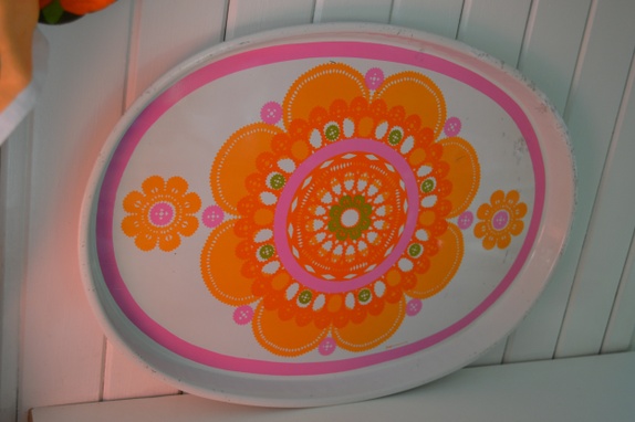 Retro serveringsbrett tray i metall Ethel van Horn IRA - Epla