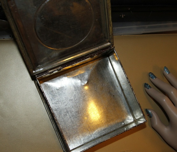 Gammel metallboks - Epla