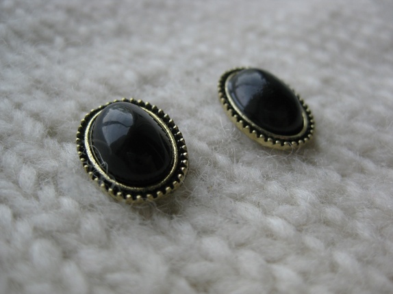 Små ovale øredobber, sorte - Epla