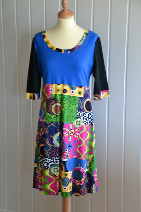 Fargerik kjole str. 40 - Epla