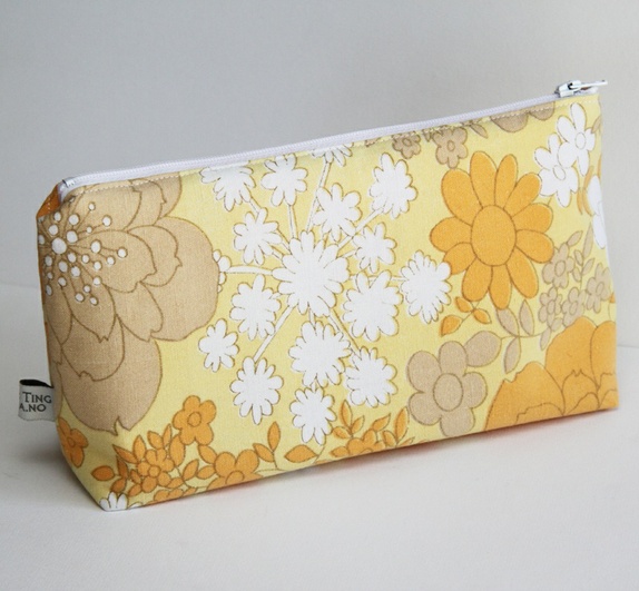 Toalettmappe med gule blomster - Epla