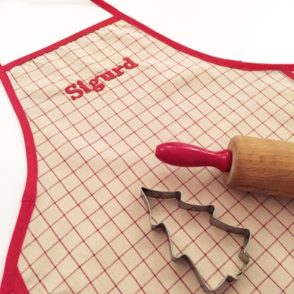 Rosa og grått barneforkle med navn - RESERVERT - Epla