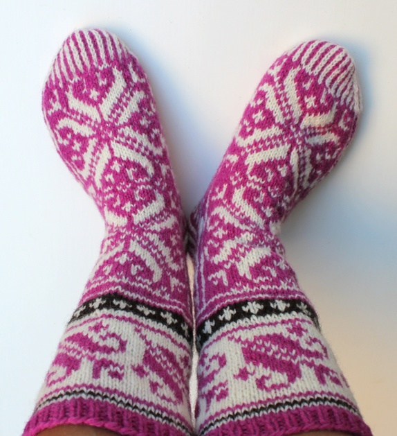 Hvite og rosa strikkede sokker til dame med mønster, str. 38-40 - Epla