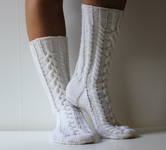 Strikkede sokker til dame med fint flettemønster, str. 35-37 - Epla