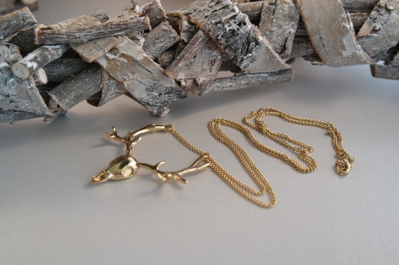 Gullfarget hjortehode - Epla