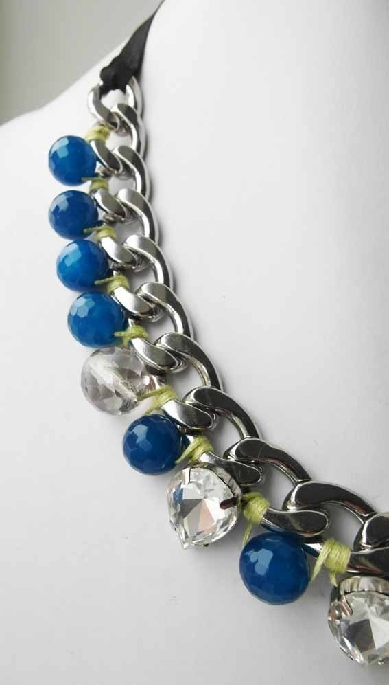 Statement halskjede med limefarget tråd og perler - Epla