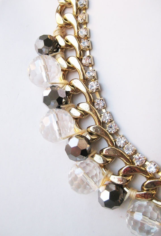 Statement halskjede med tråd og perler - Epla