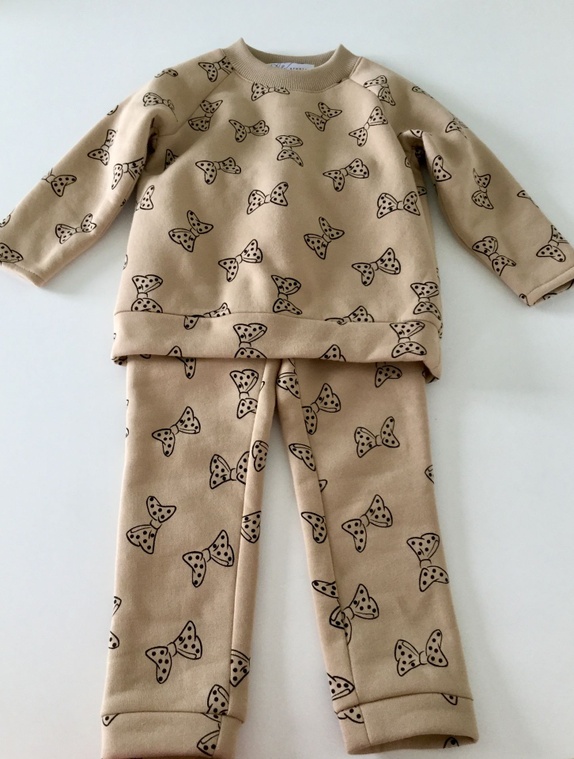 Genser og bukse- Salg! - Epla