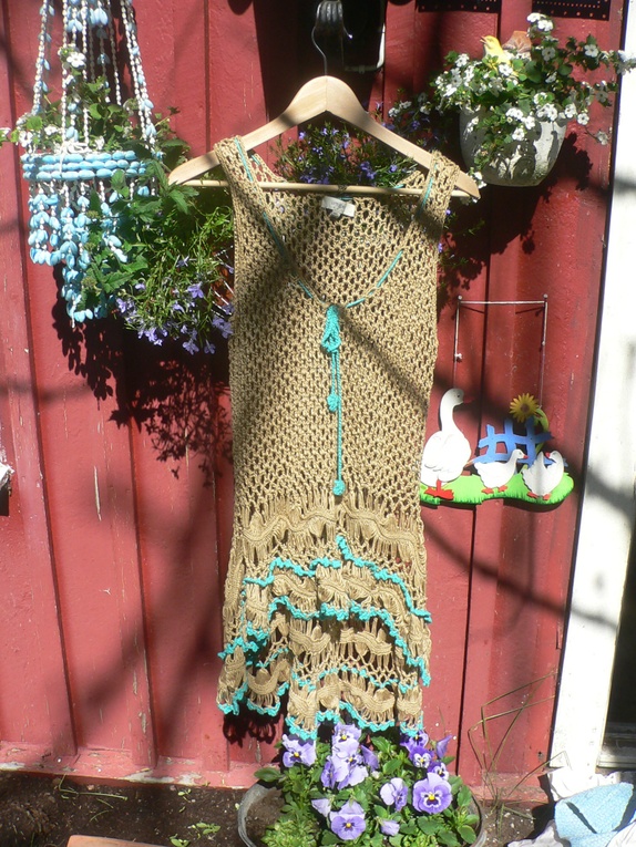 SALG Lekker spesiell,sandfarget heklet tunika/kjole str.M/L - Epla