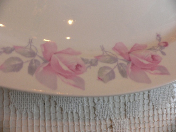 SALG Vakkert porsgrund porselen fat med roser - Epla