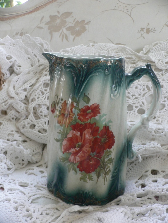 Vakker antikk mugge 19cm høy m.valmuer - Epla