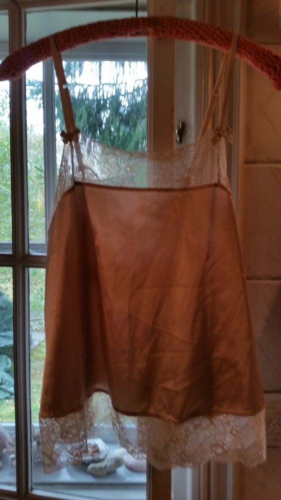 Lekker gylden champagnefarget topp/trøye str.M - Epla