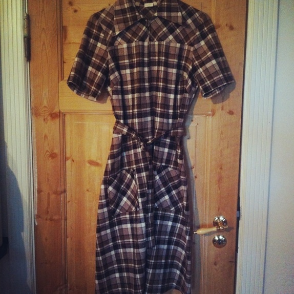 SALG!!! Vintage 60-talls rutete kjole i brunt og beige - Epla