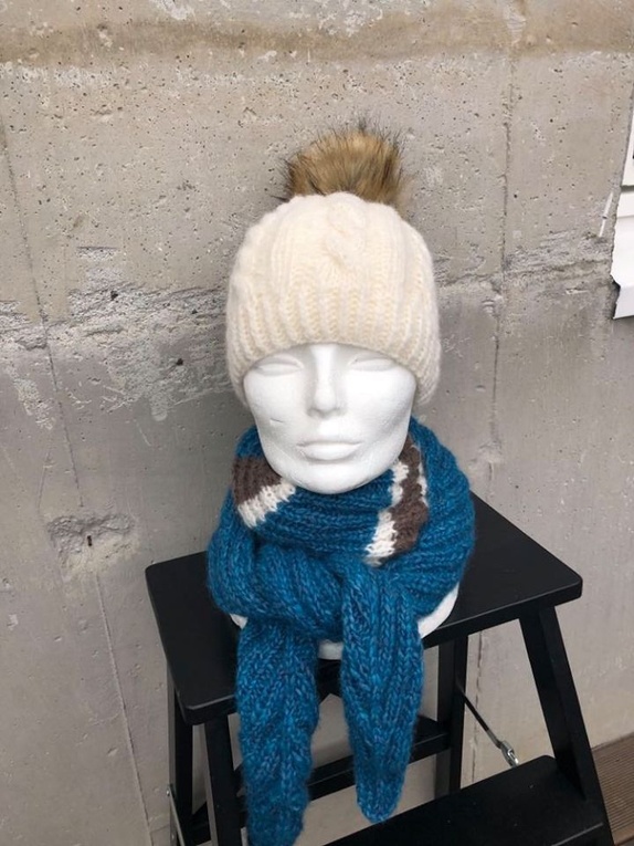 "Stripa", mykt og godt strikket skjerf - one size - Epla