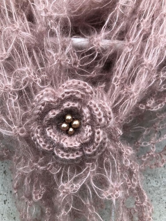 Florlett og mykt sjal/skjerf i mohair/silk - pudder - Epla