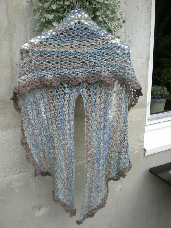 Høstnytt :) - mykt og godt heklet skjerf/sjal med blonde - Epla