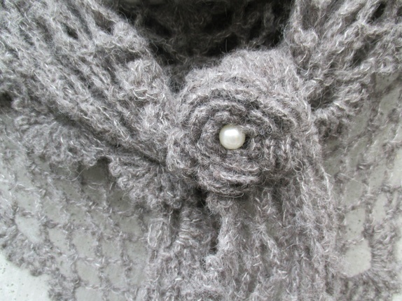 Florlett og mykt heklet sjal/skjerf i alpakka&silke - Epla