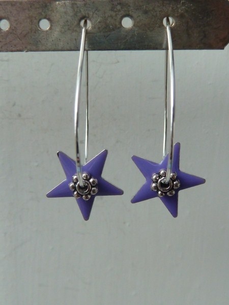 Salg ! Før kr 75 ! Søte,emaljerte stjerner til ørene :) - Epla