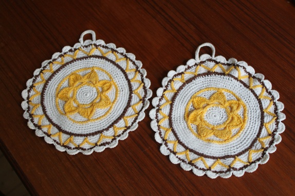 Søte grytelapper i retro design - Epla