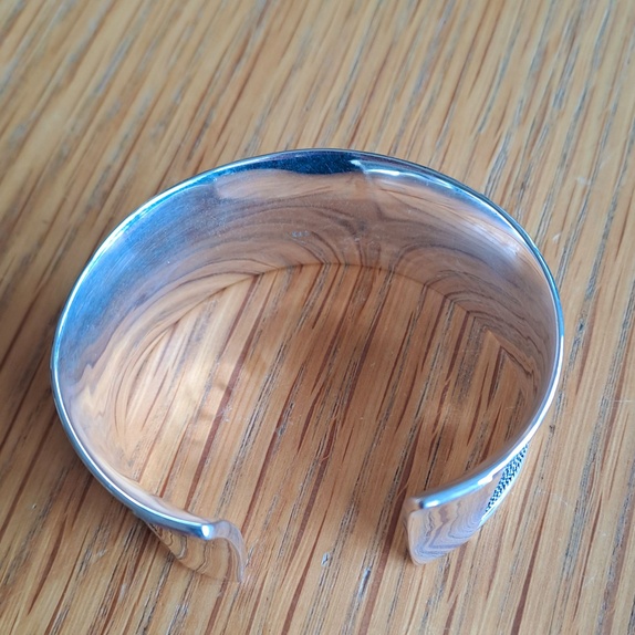 Massivt sølvarmbånd. Reservert S - Epla