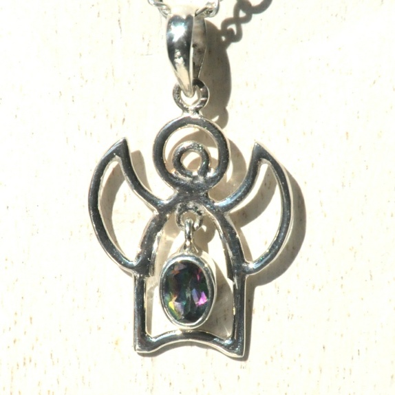 Lite engleanheng i sterling sølv med mystique topas. - Epla