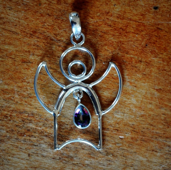 Engleanheng medium i sterling sølv med mystique topas. - Epla