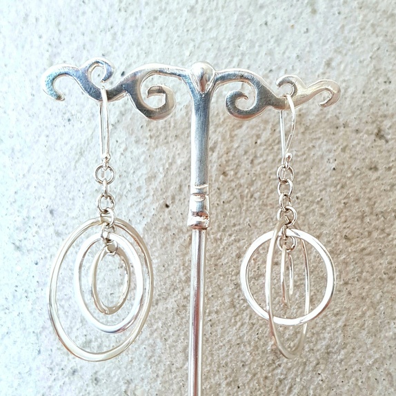 Vakker ørepynt i 925 sterling sølv. med 3 ringer. - Epla